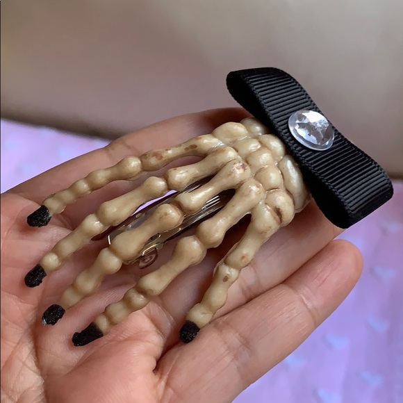 unbranded | Accessories | 3 Creepy Skeleton Hand Hair Clip For ...